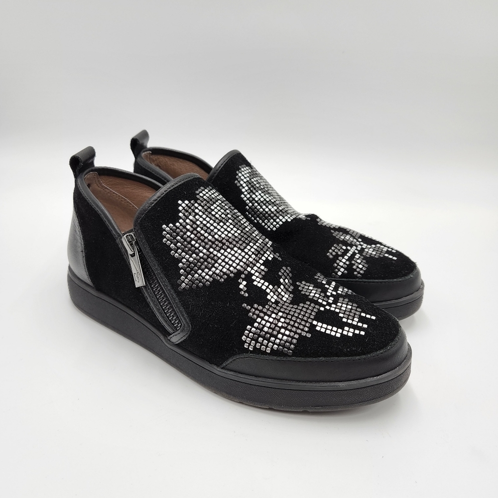 Donald J Pliner Mylasp Embellished Floral Black Suede… - Gem
